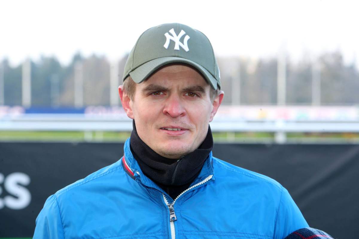 Interview pmu, dimanche 02/03/2025 à Vire (R-4). Benoît Barassin ...