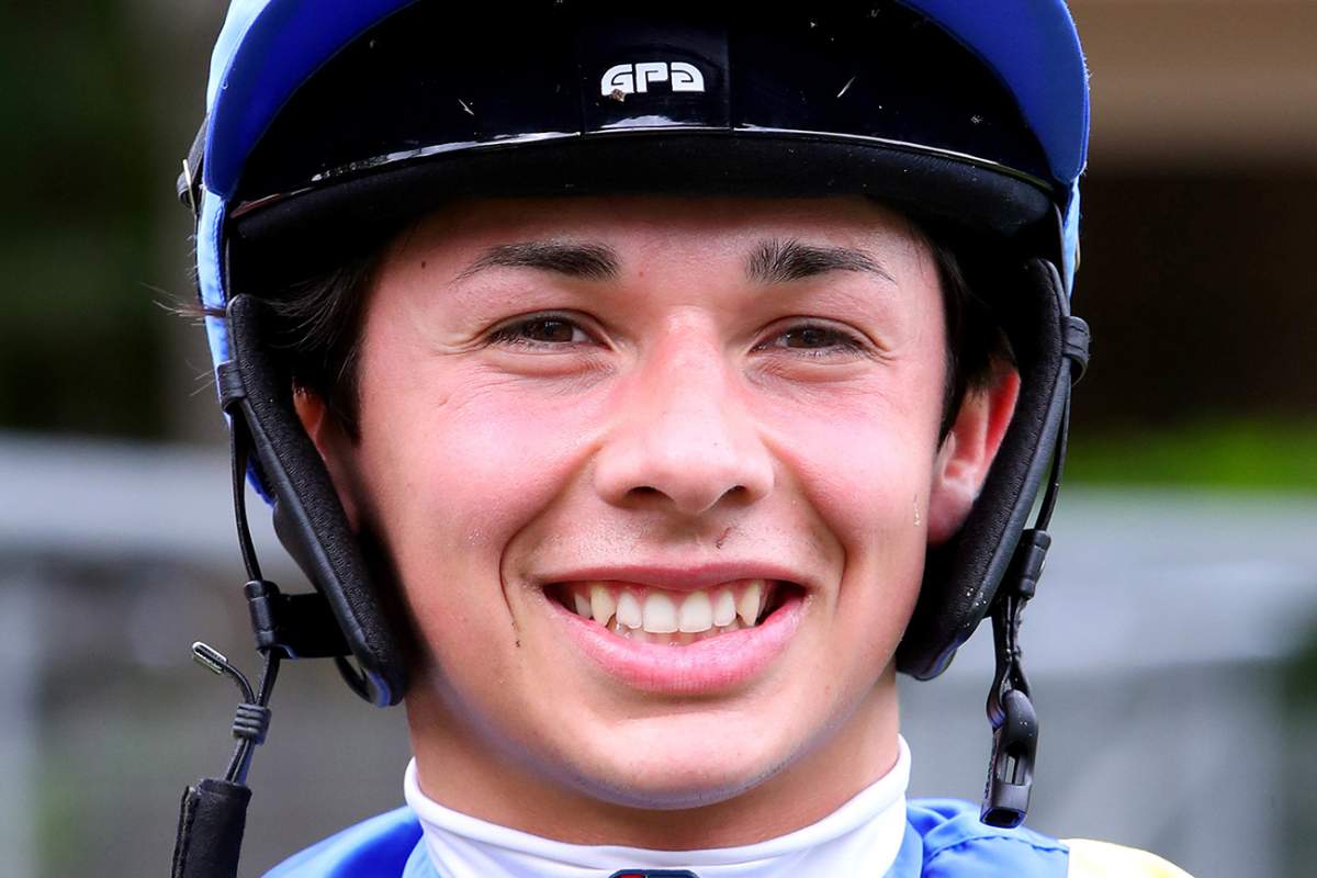 Léo-Paul BRECHET - La fiche du Jockey - CANALTURF