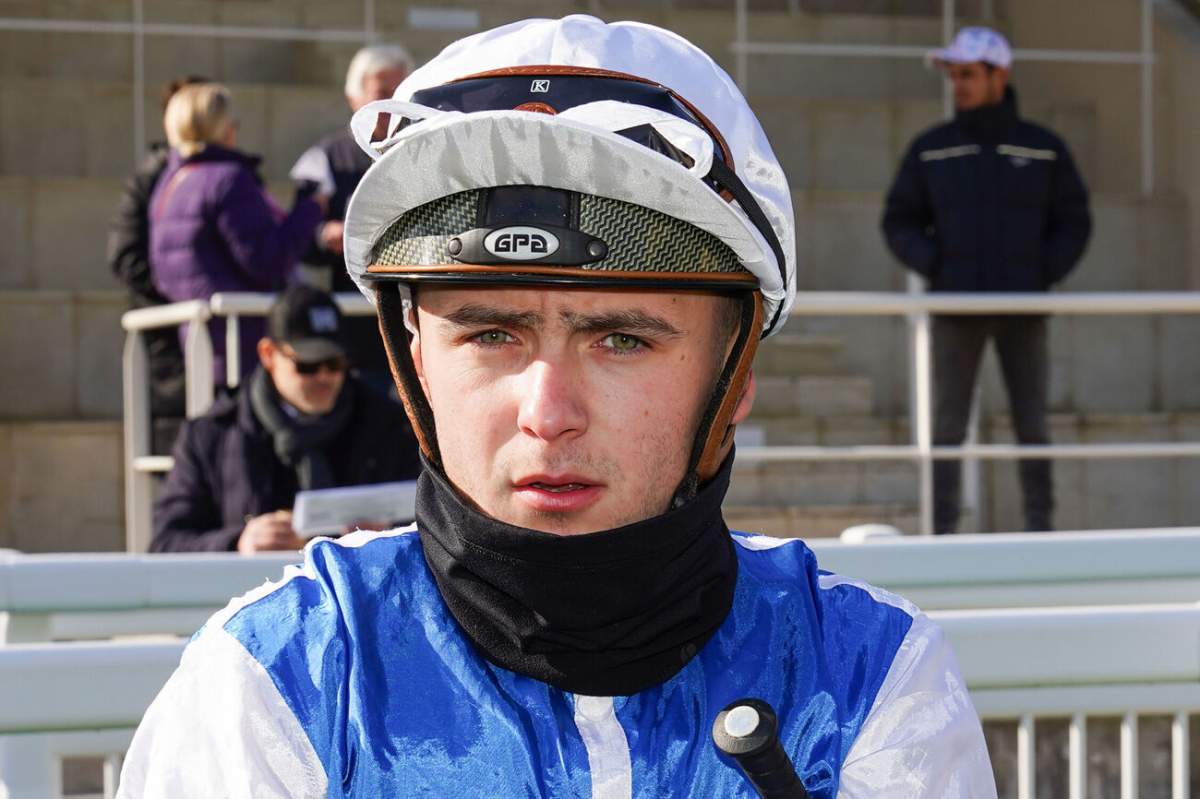 Léo ROUSSEL - La fiche du Jockey - CANALTURF